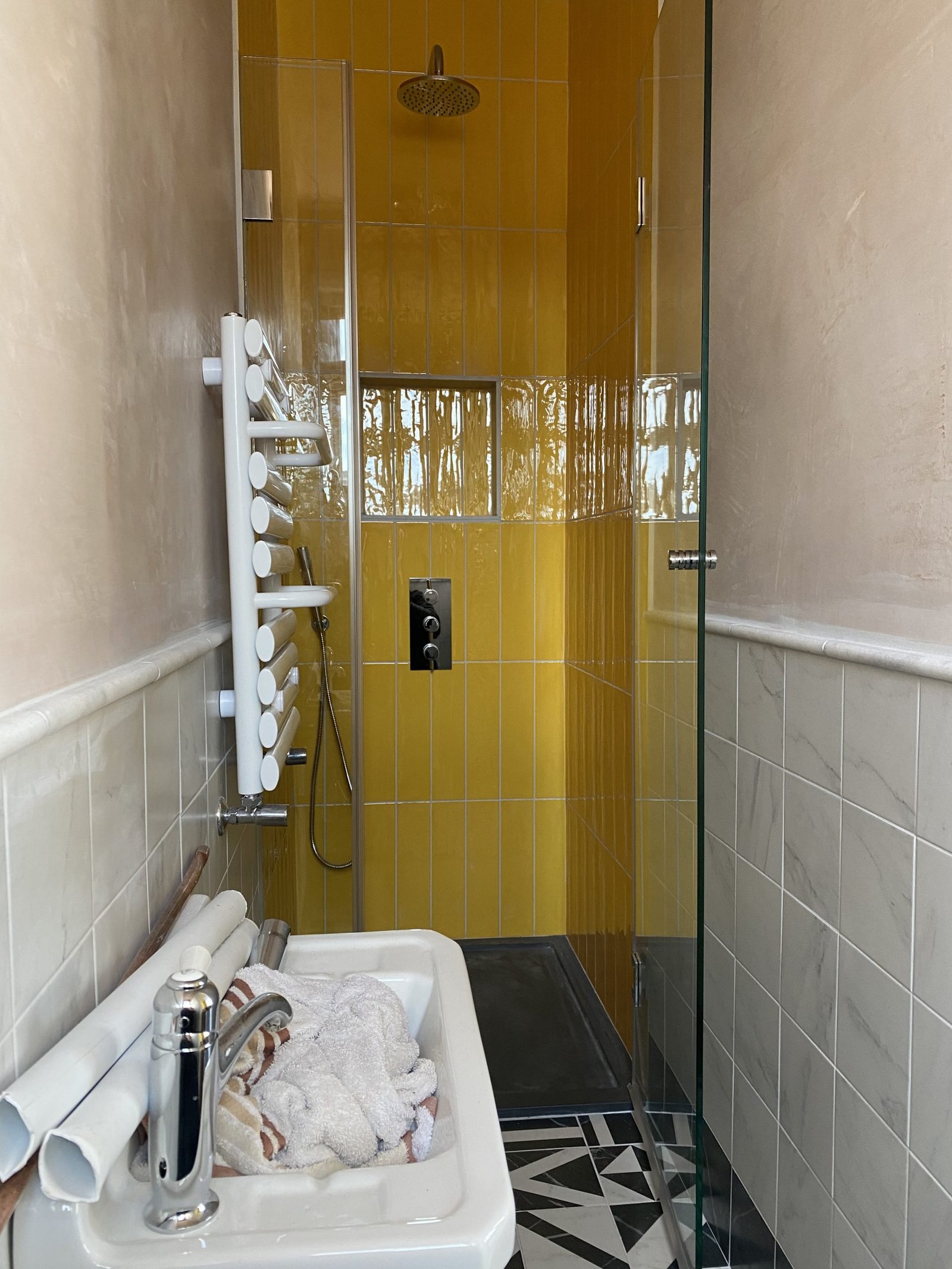 Glass Shower Screens & Bath Screens | Precision Glass Ltd